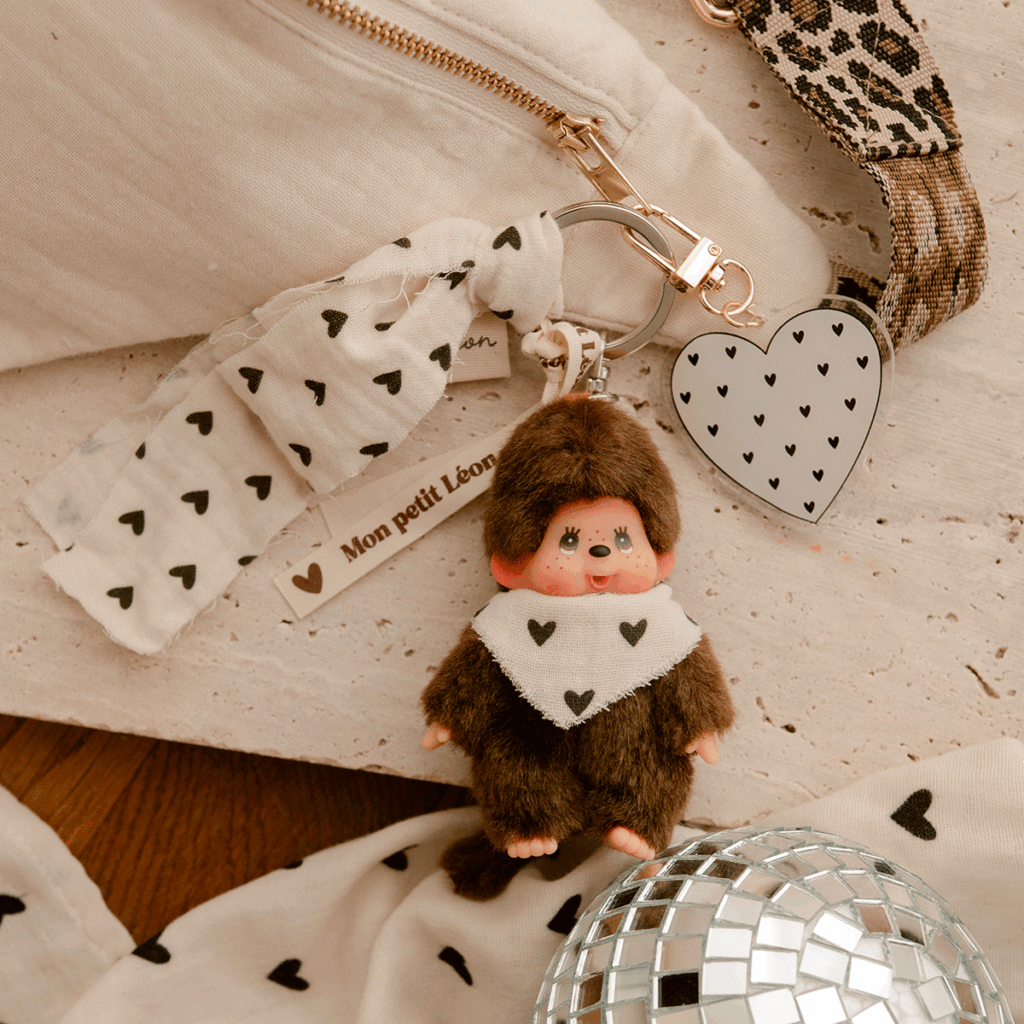 Porte-clé Grigri Kiki avec cœur – Mon Petit Léon x Monchhichi - En ...